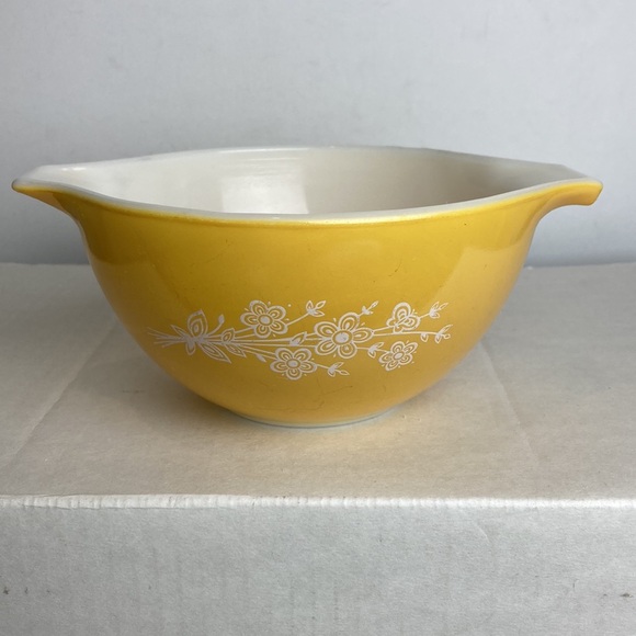 Pyrex | Kitchen | Vintage Pyrex Bowls Set Butterfly Gold Cinderella ...